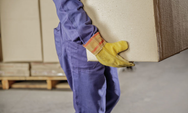 Dealing with Manual Handling Problems in Heavy Industry | 皇家华人