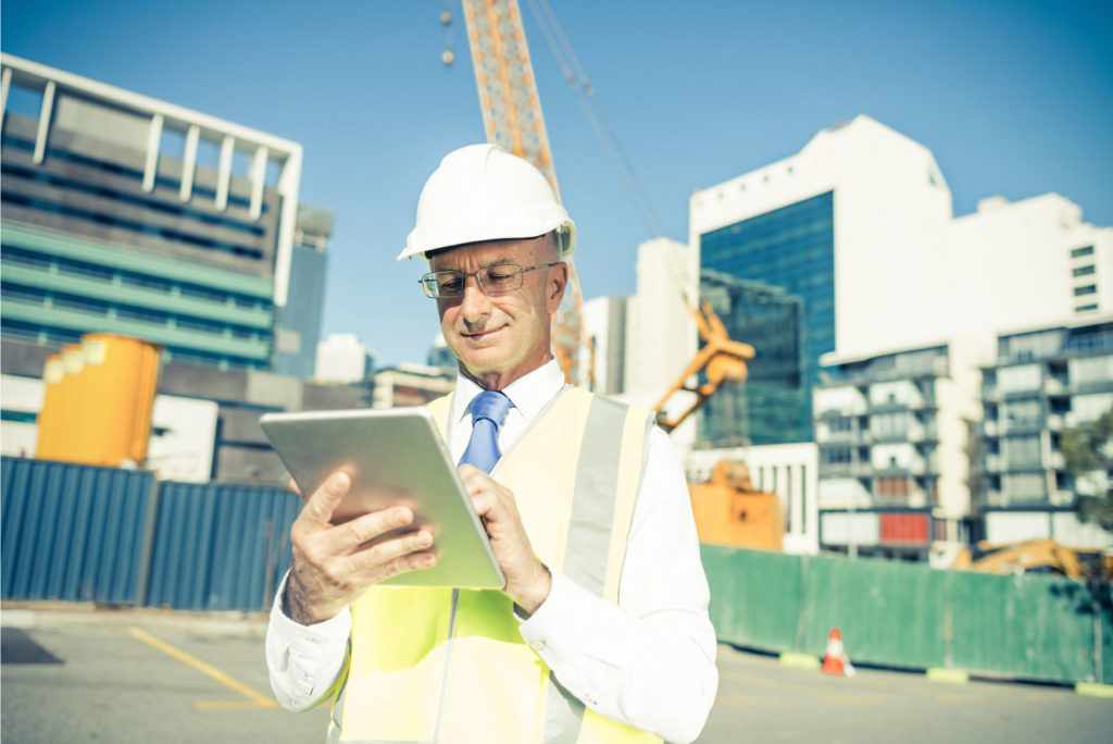 How to Hire the Best Safety Officer for safer workplaces | 皇家华人